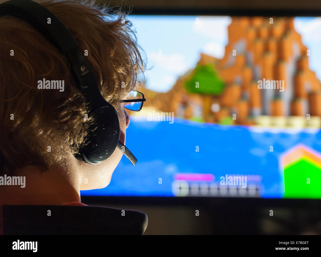 Mojang logo hi-res stock photography and images - Alamy