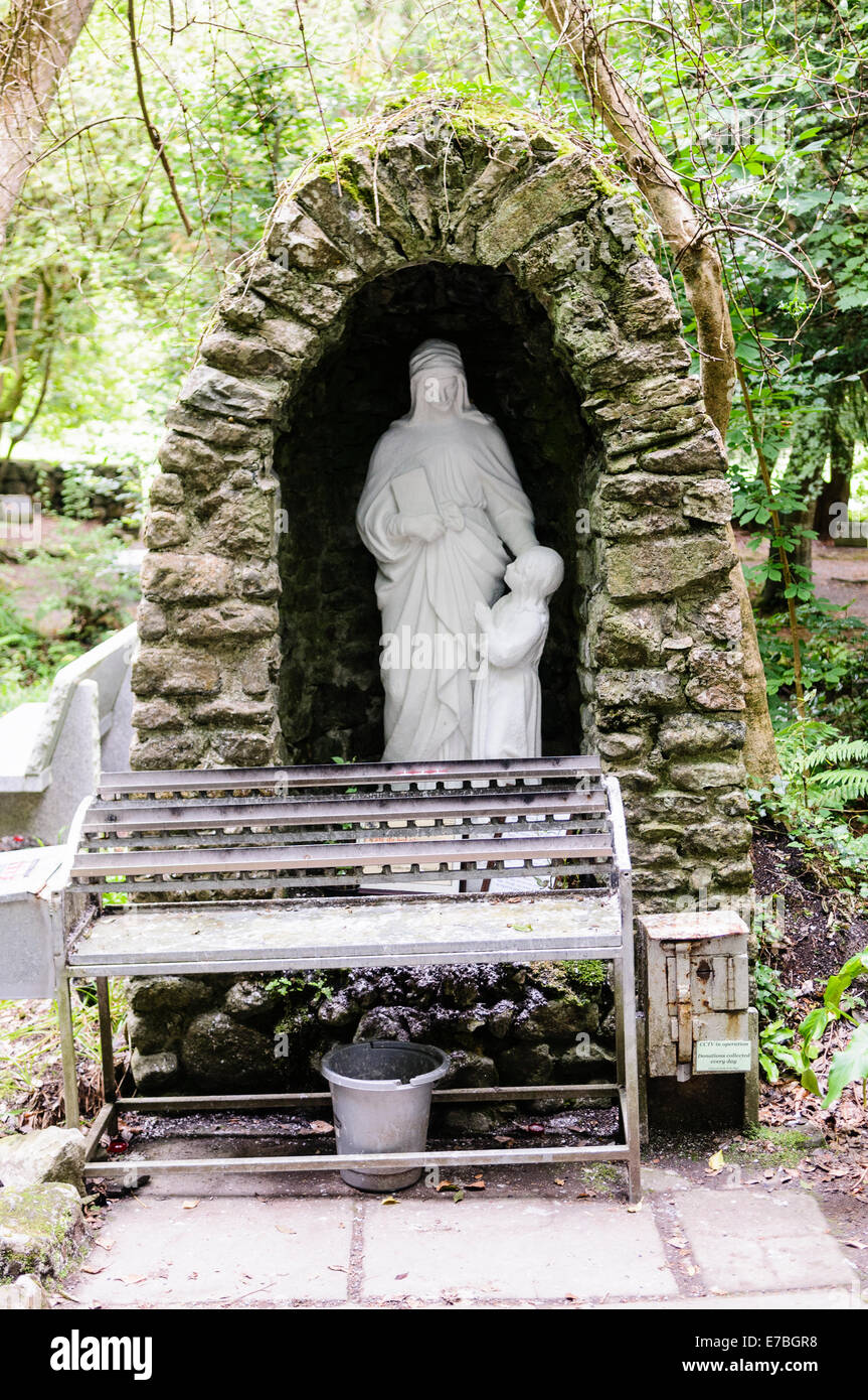 Virgin Mary Madonna Statue Shrine High Resolution Stock Photography and ...