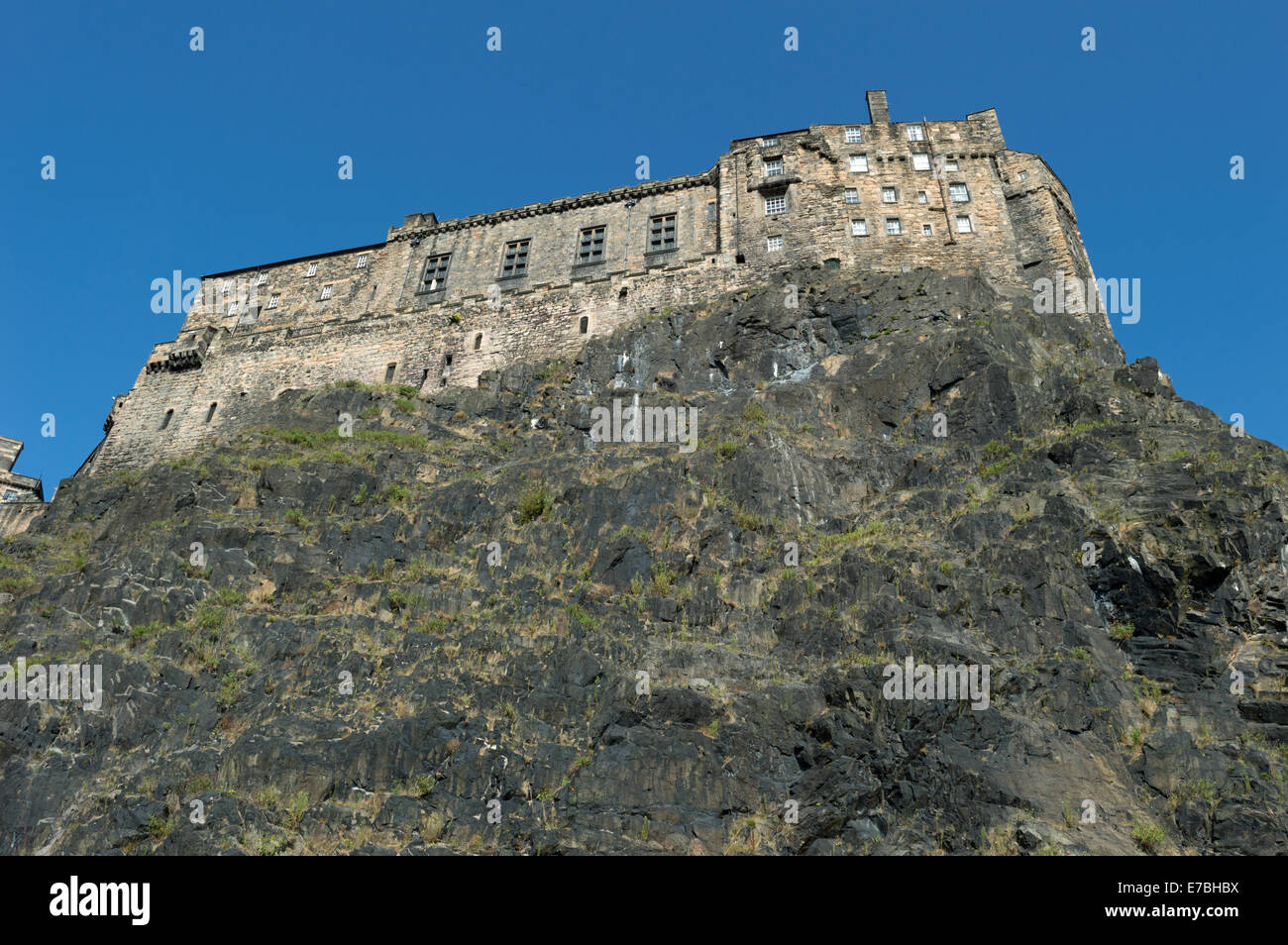 Steep rocky cliffs at the back of Edinburgh Castle Stock Photo - Alamy