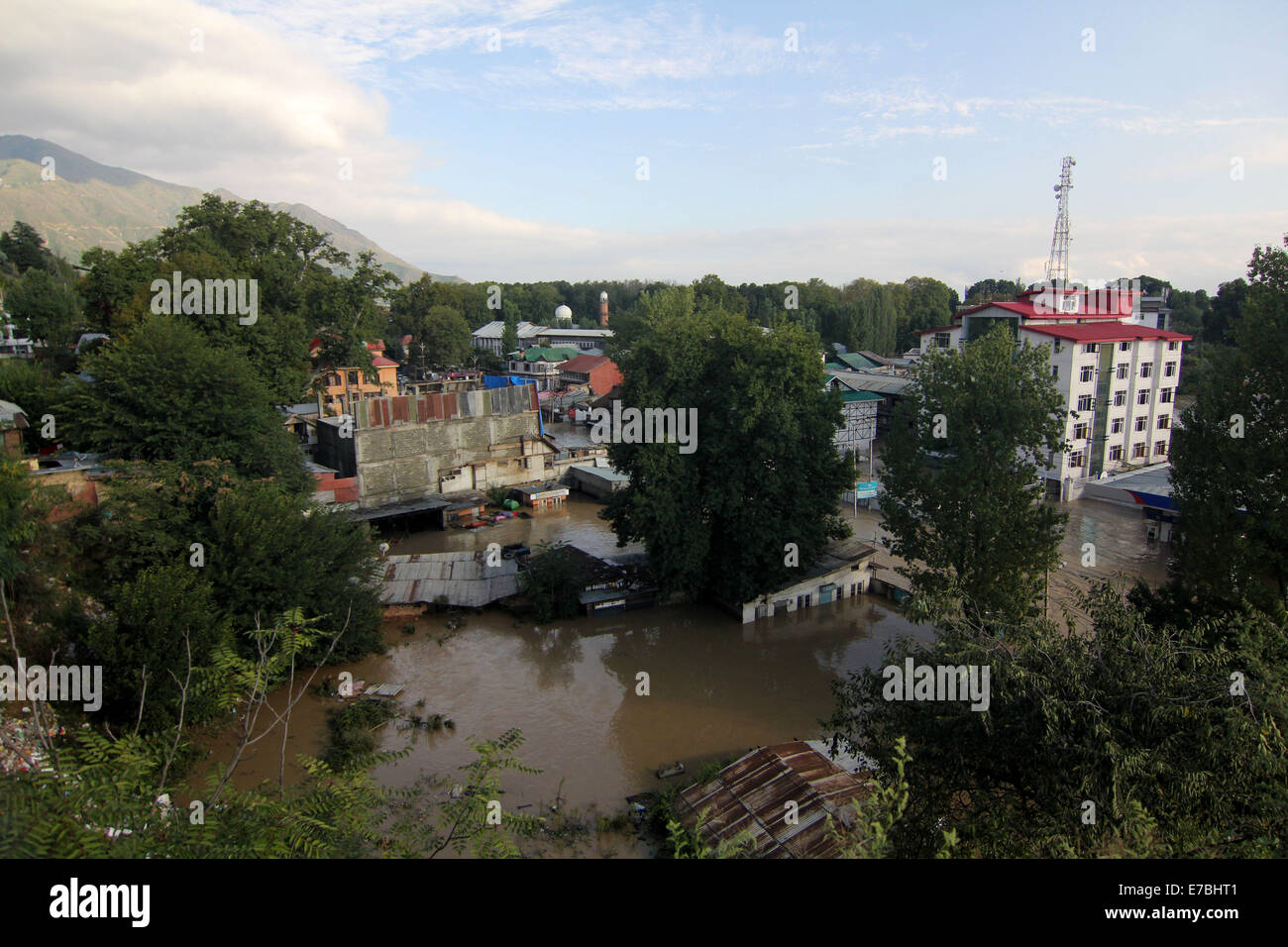 Srinagar, Kashmir. 12th September, 2014. Sept. 12, 2014 - Ariel wive of ...