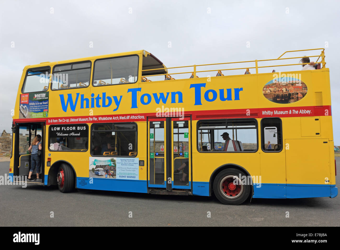Whitby town tour bus hi-res stock photography and images - Alamy