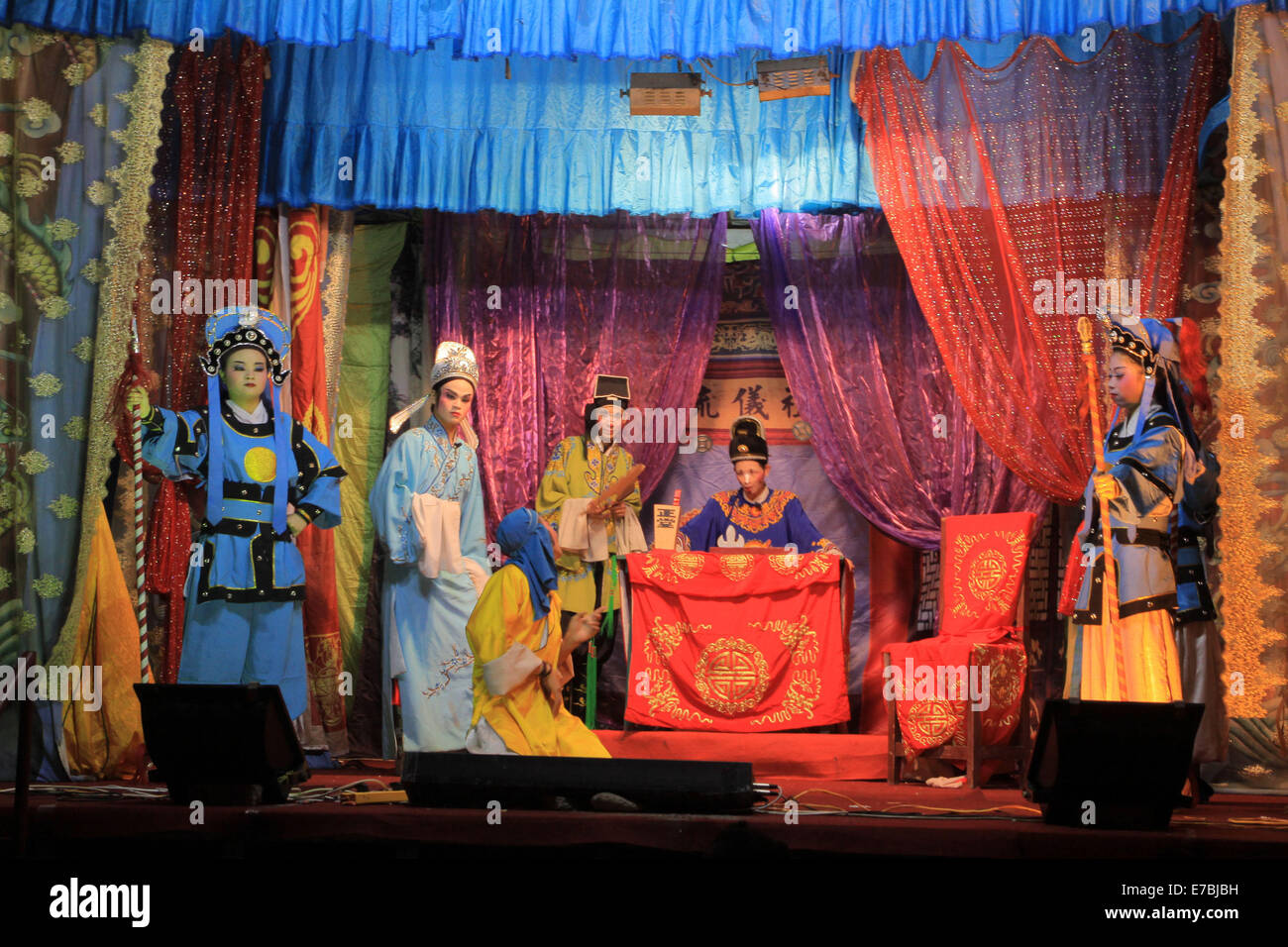 In 7 days in theatre hi-res stock photography and images - Alamy