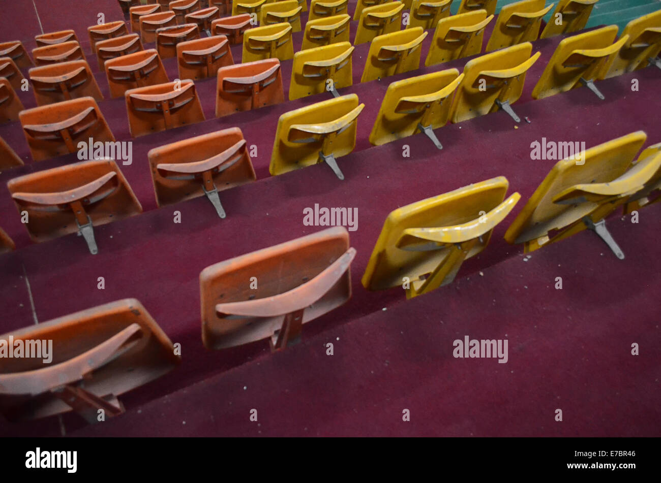 Divergent pattern hi-res stock photography and images - Alamy