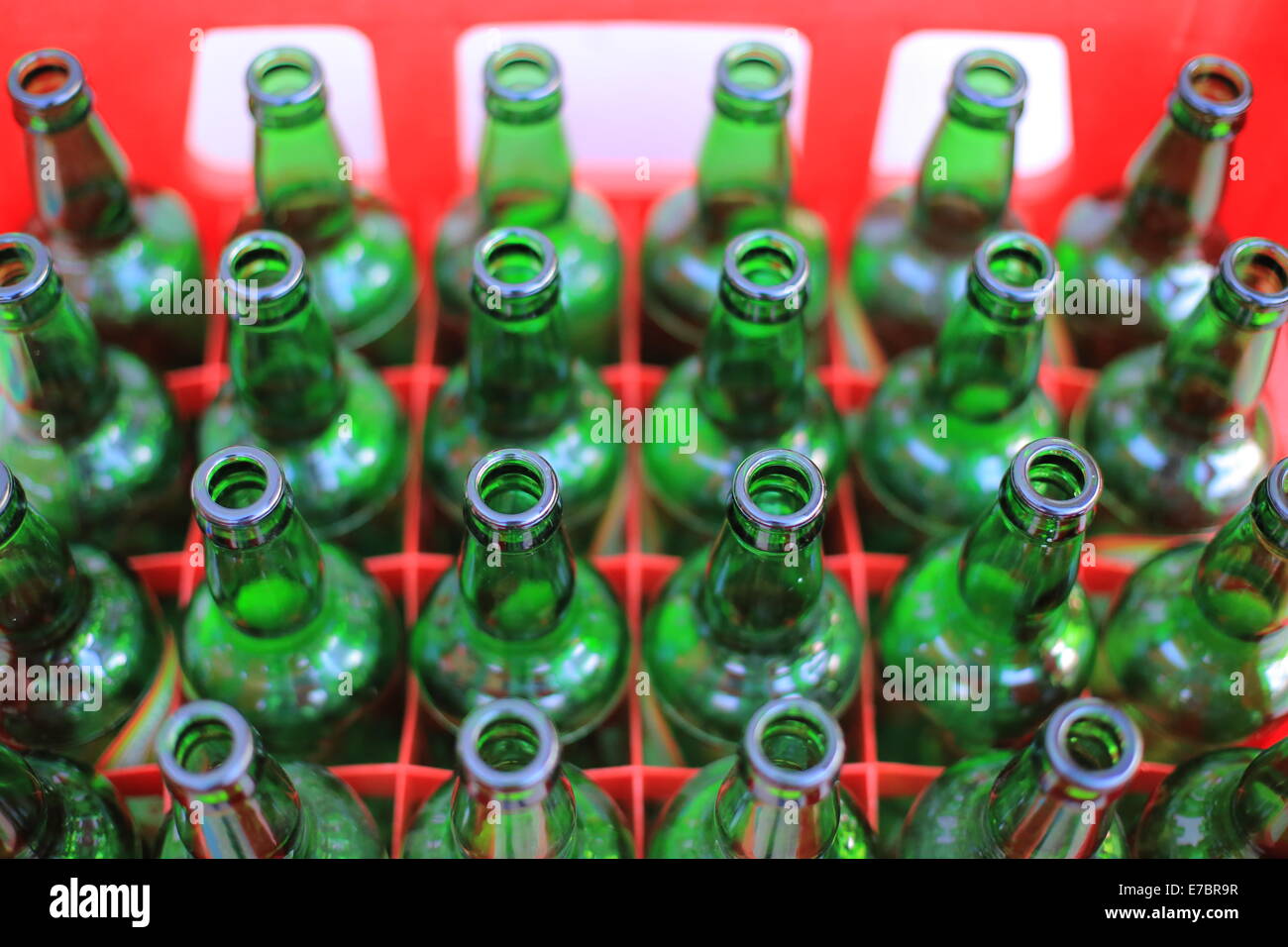 Empty beer box hi-res stock photography and images - Alamy