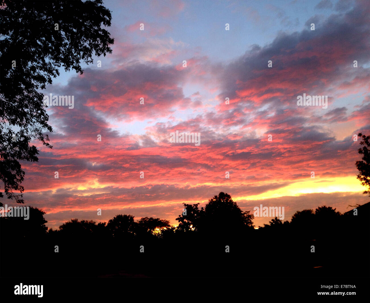 Drama sunset hi-res stock photography and images - Alamy