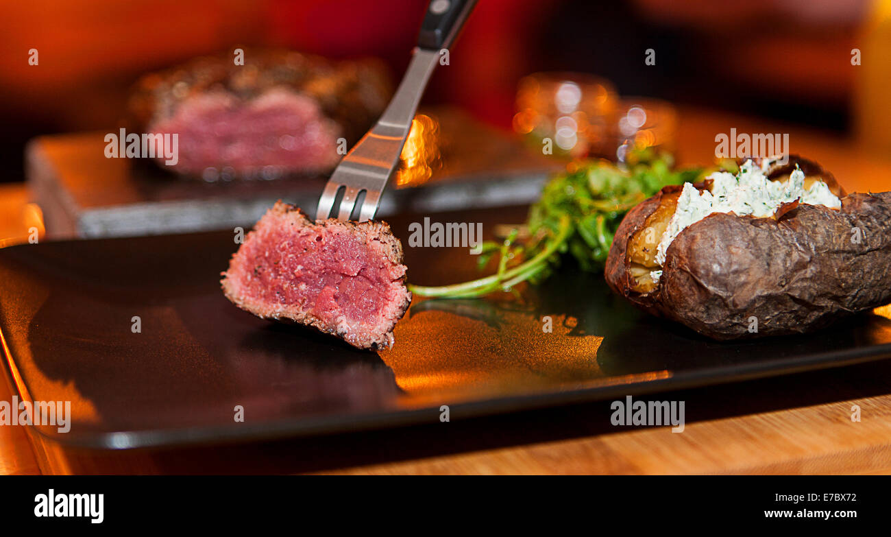 Medium rare steak hi-res stock photography and images - Alamy