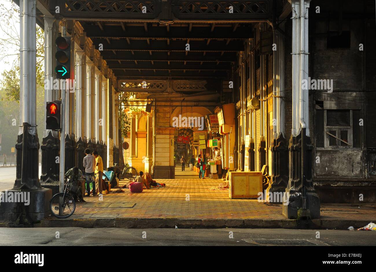 Homeless people sleeping on the street waking up in Mumbai Stock Photo ...