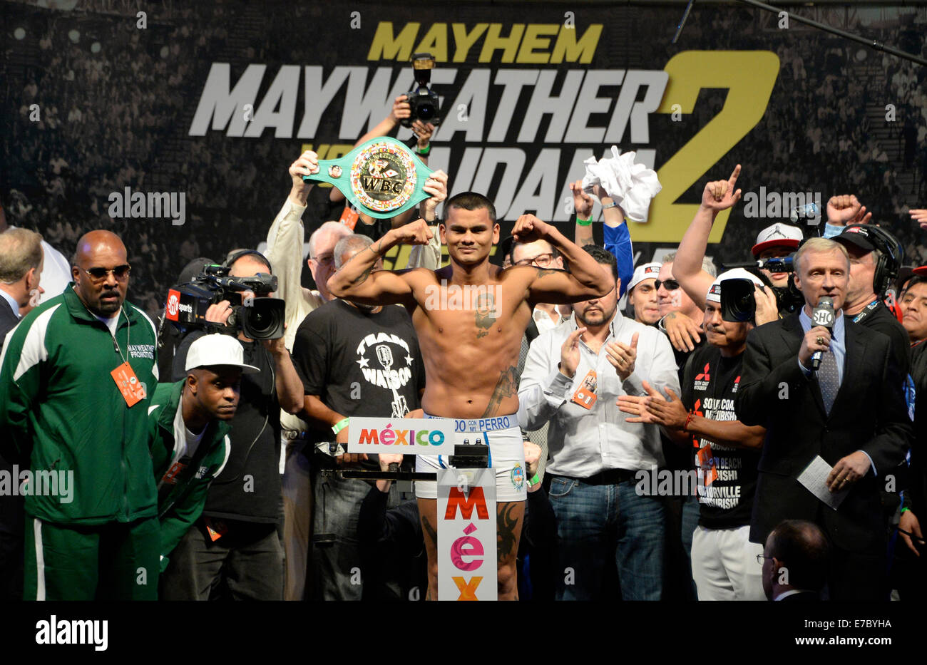 Boxing ppv hi-res stock photography and images - Alamy