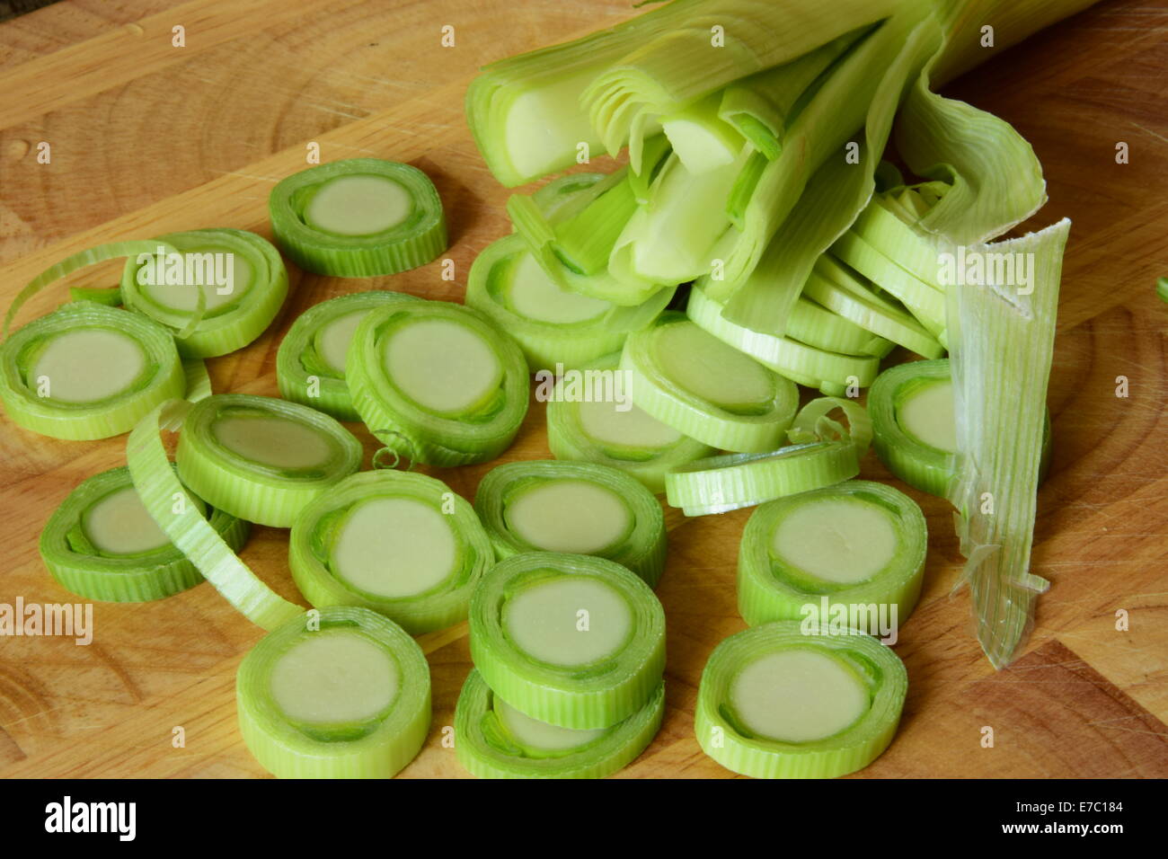 Leek stalk cut in pieces Stock Photo - Alamy