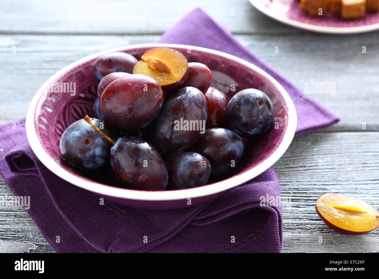 Plum nobody a bowl hi-res stock photography and images - Alamy