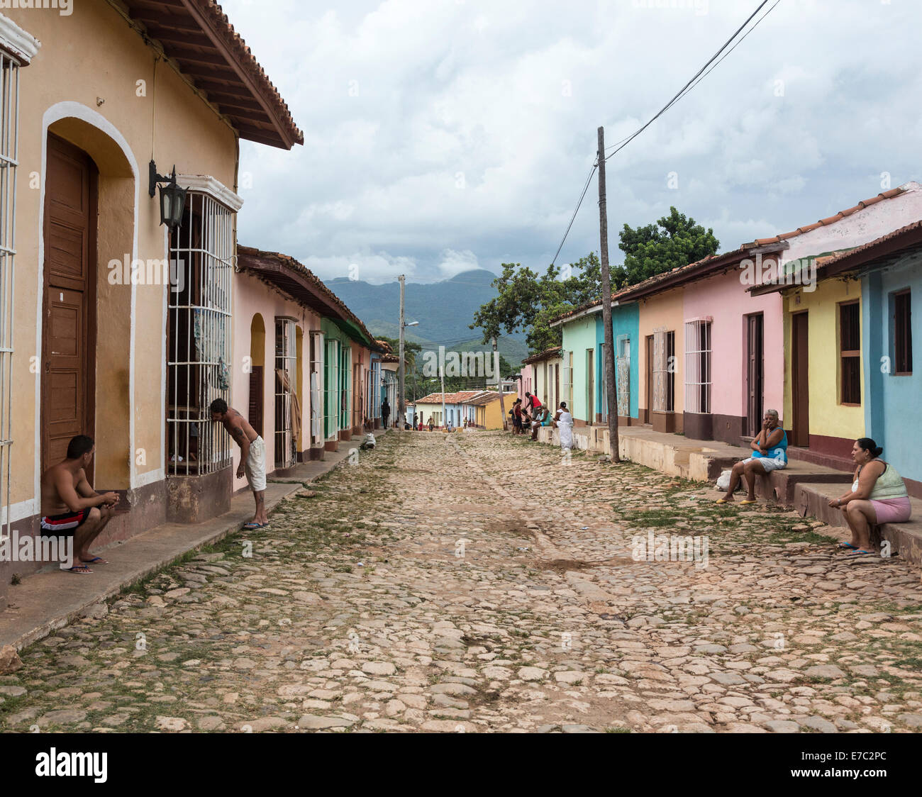 Street view scene hi-res stock photography and images - Alamy