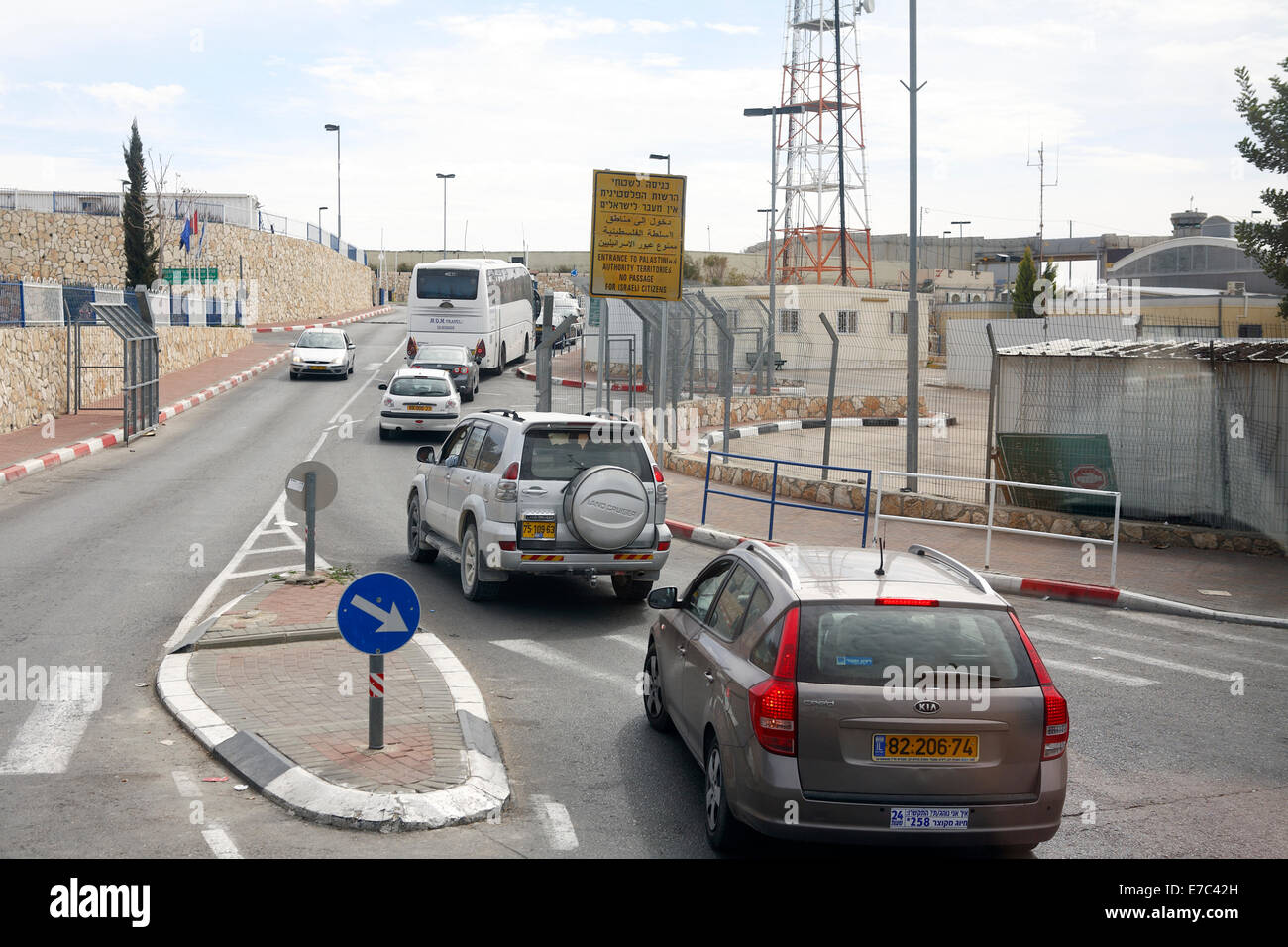 Boarder checkpoint hi-res stock photography and images - Alamy