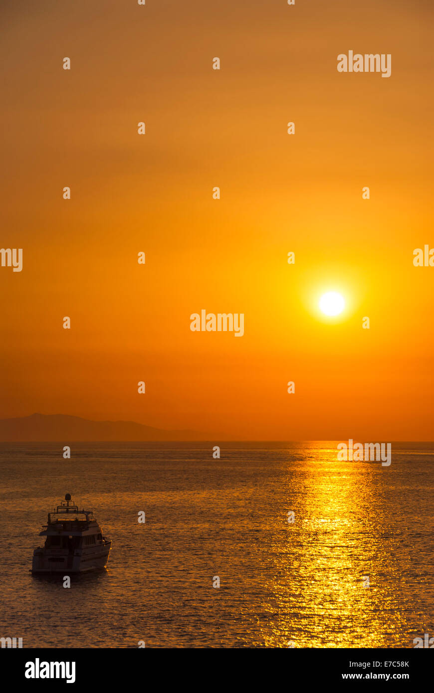 Golden sunset going down boat hi-res stock photography and images - Alamy