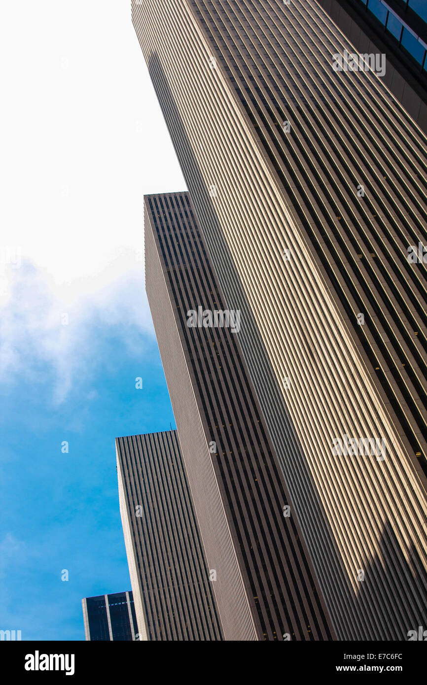 Large skyscraper building hi-res stock photography and images - Alamy