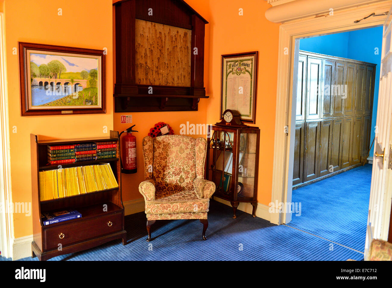 Masonic regalia hi-res stock photography and images - Alamy