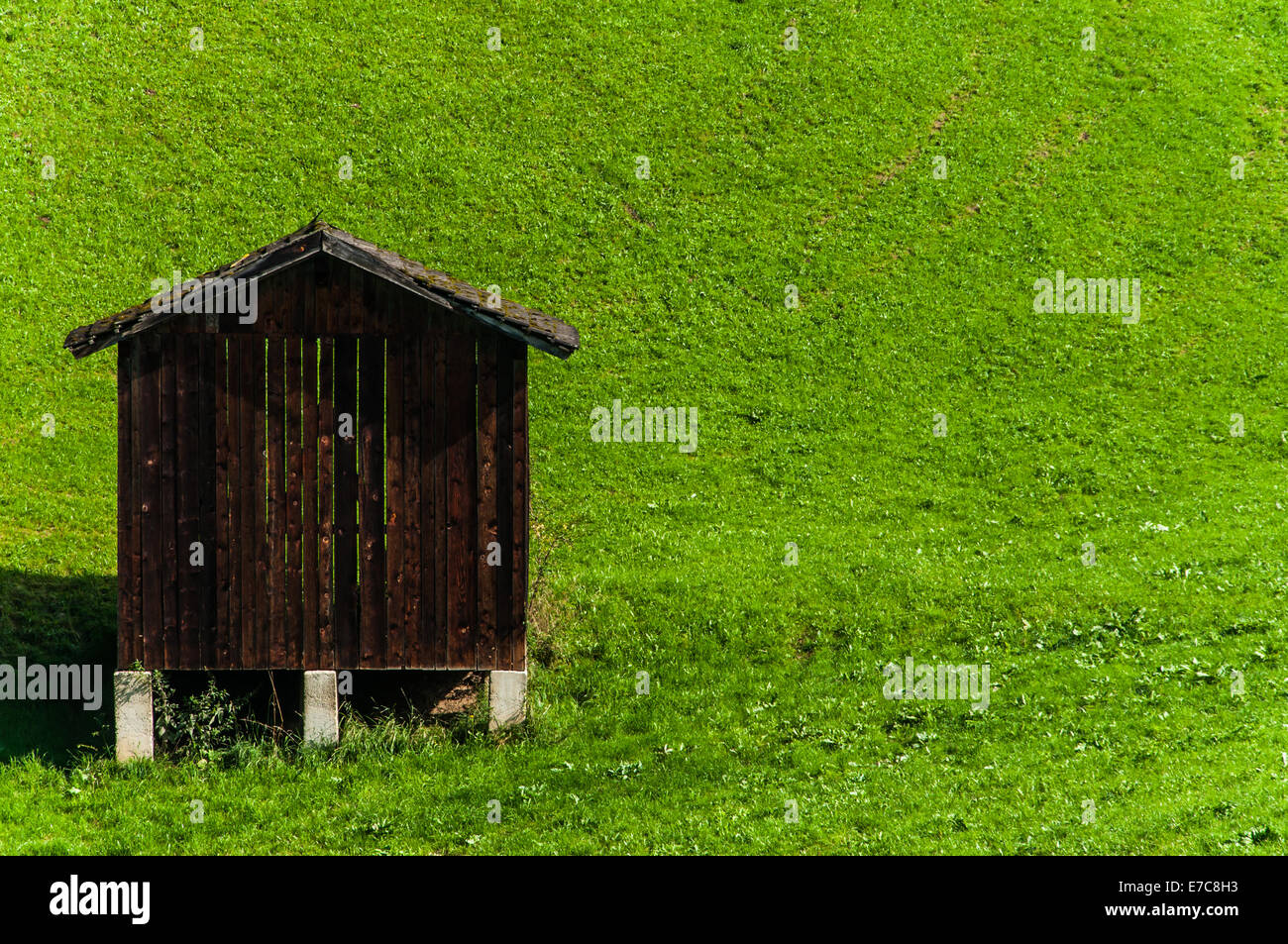 Old wooden shed hi-res stock photography and images - Alamy