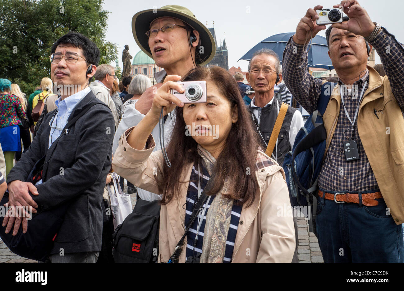 Prague bridge tourists hi-res stock photography and images - Alamy