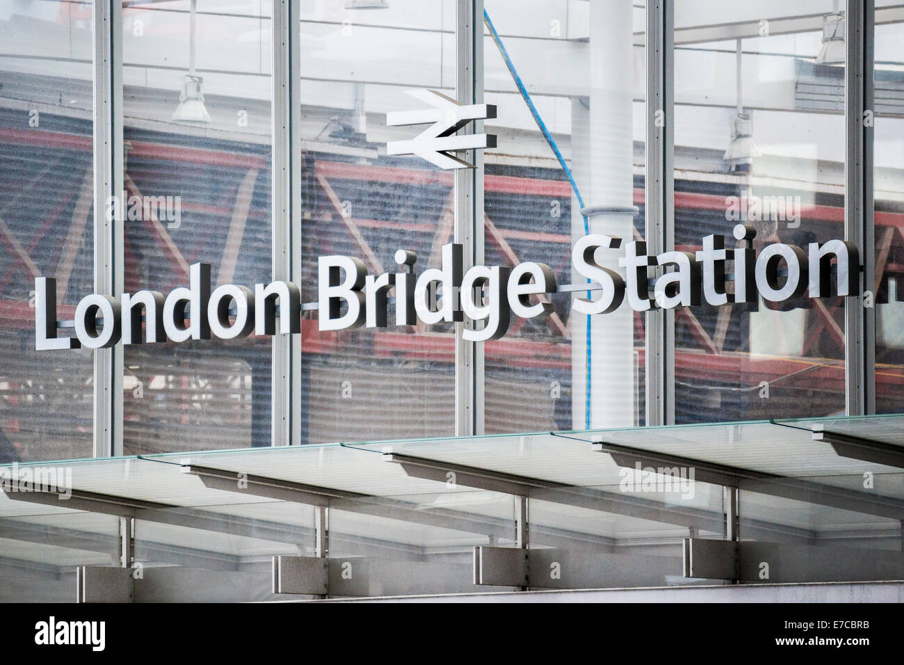 London Bridge Station - London Stock Photo - Alamy