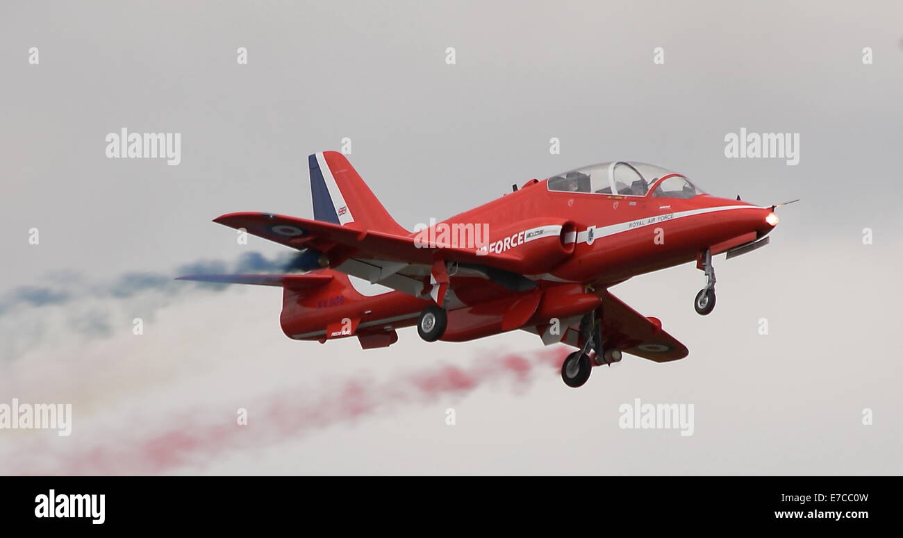 Red arrow plane hi-res stock photography and images - Alamy