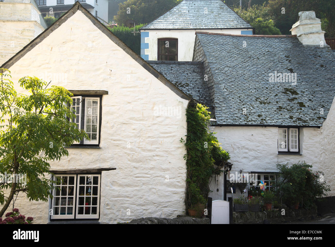 Fishing village houses and rooftops at traditional historic Polperro ...