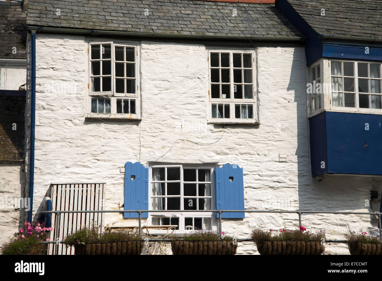 Fishing village houses and rooftops at traditional historic Polperro ...