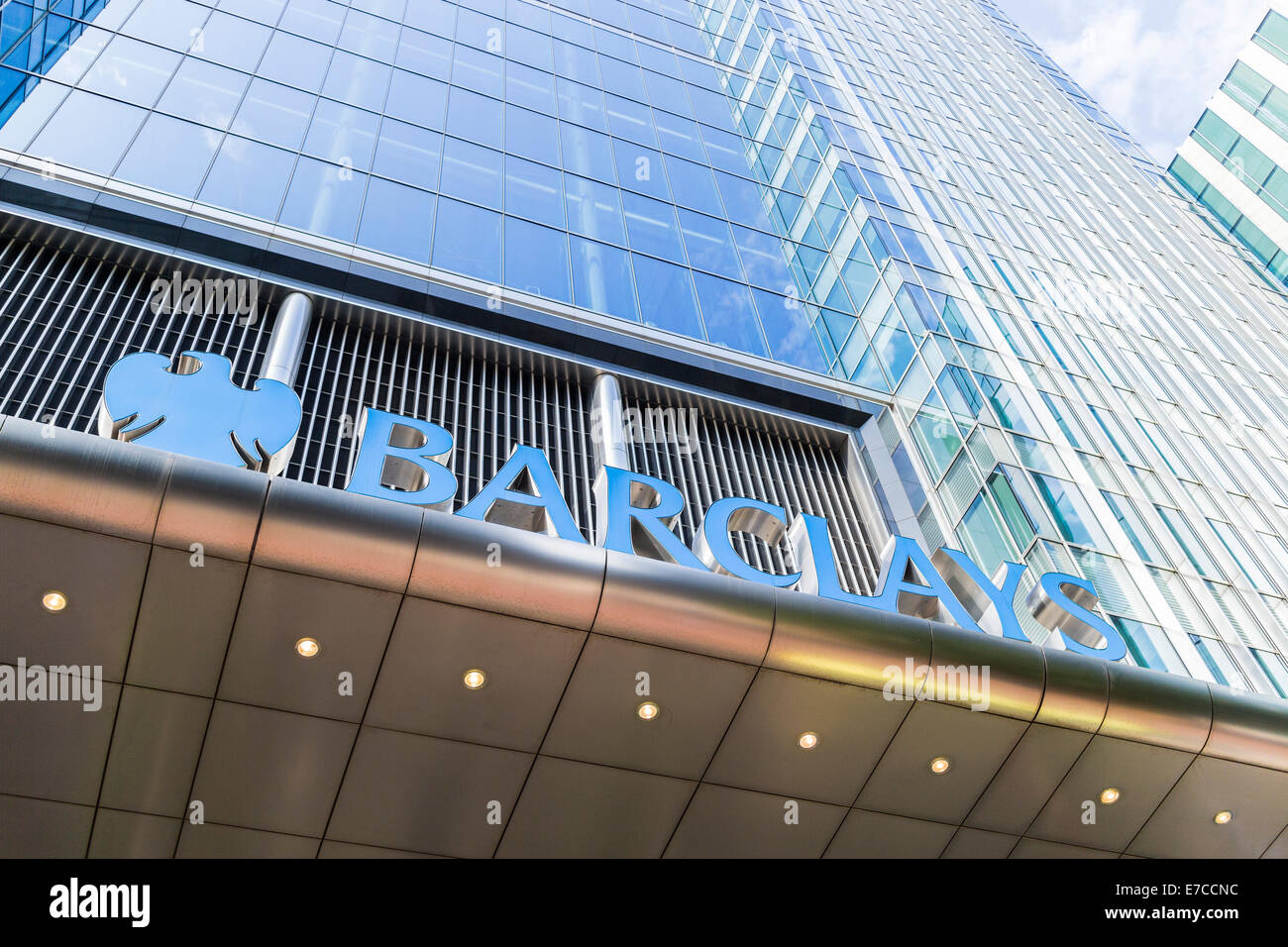 Barclays canary wharf hi-res stock photography and images - Alamy