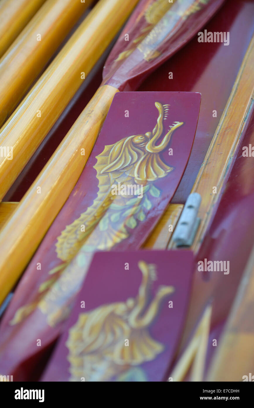Royal barge queen's jubilee oars hi-res stock photography and images ...