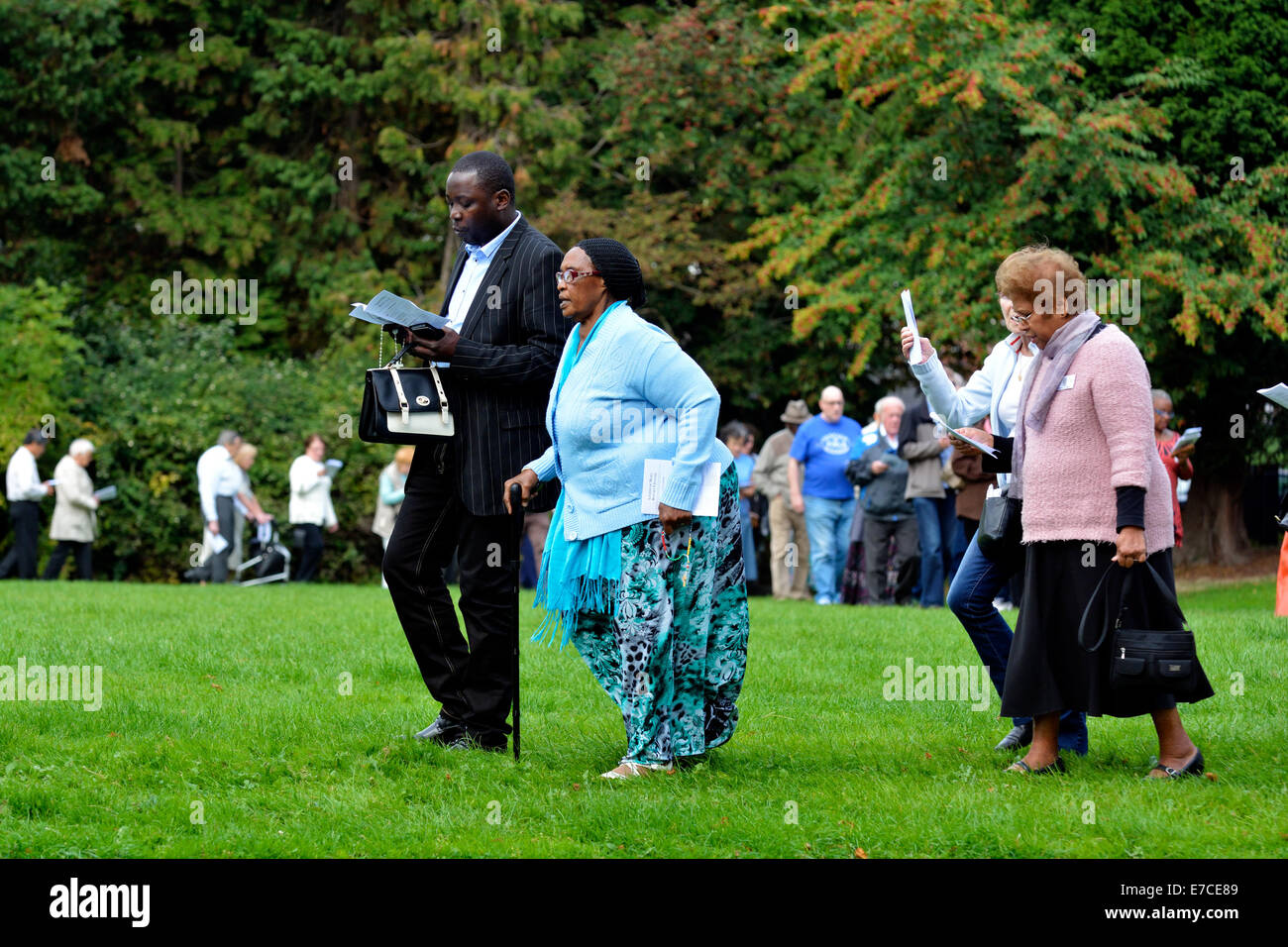 Procession hymn singing prayers hi-res stock photography and images - Alamy