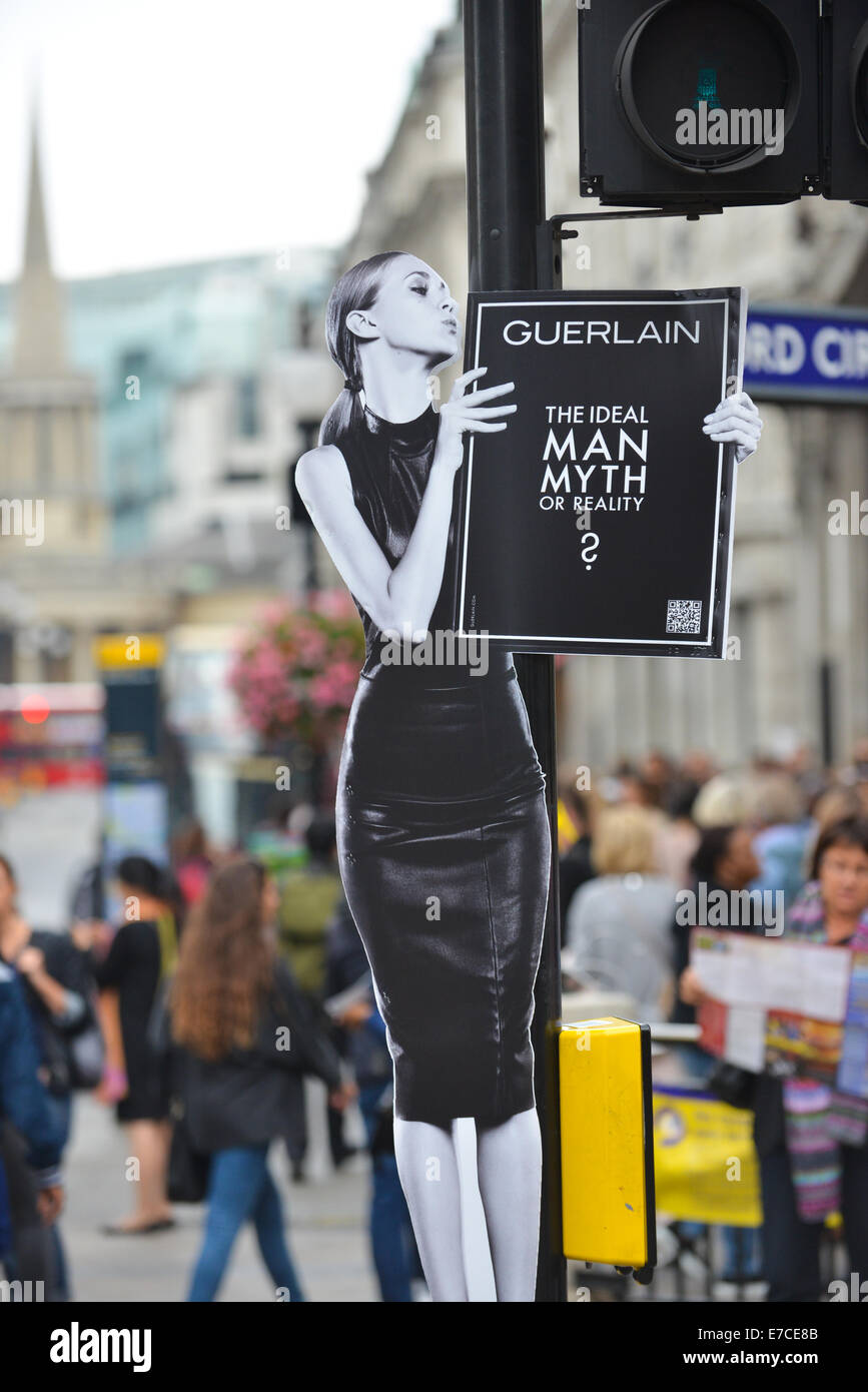 Fragrance advert hi-res stock photography and images - Alamy