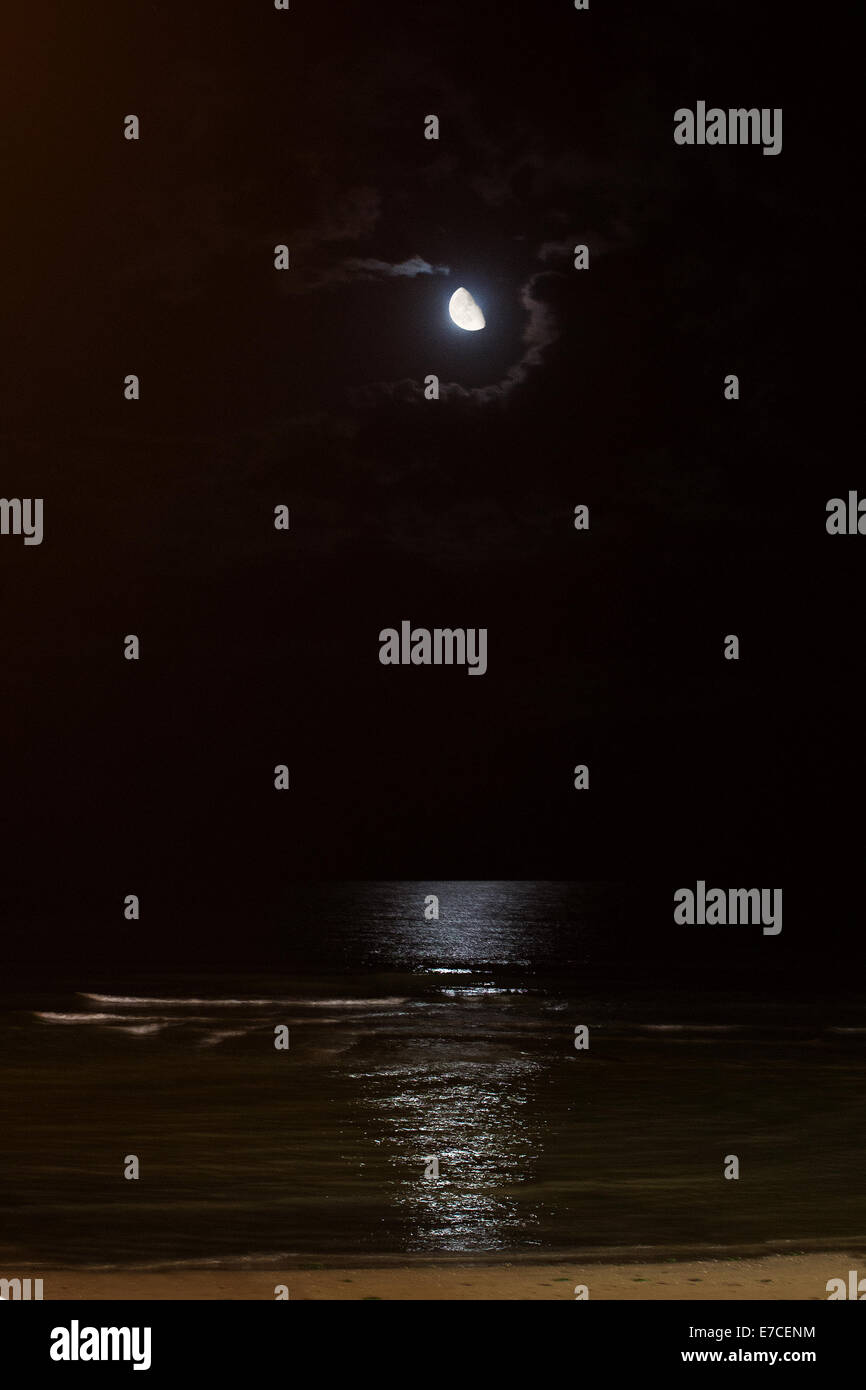Moonlight reflection on sea water hi-res stock photography and images ...