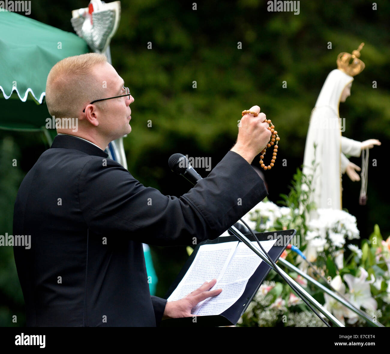 Fallowfield, Manchester, UK 13th September 2014 Fr Simon Stamp, a young ...