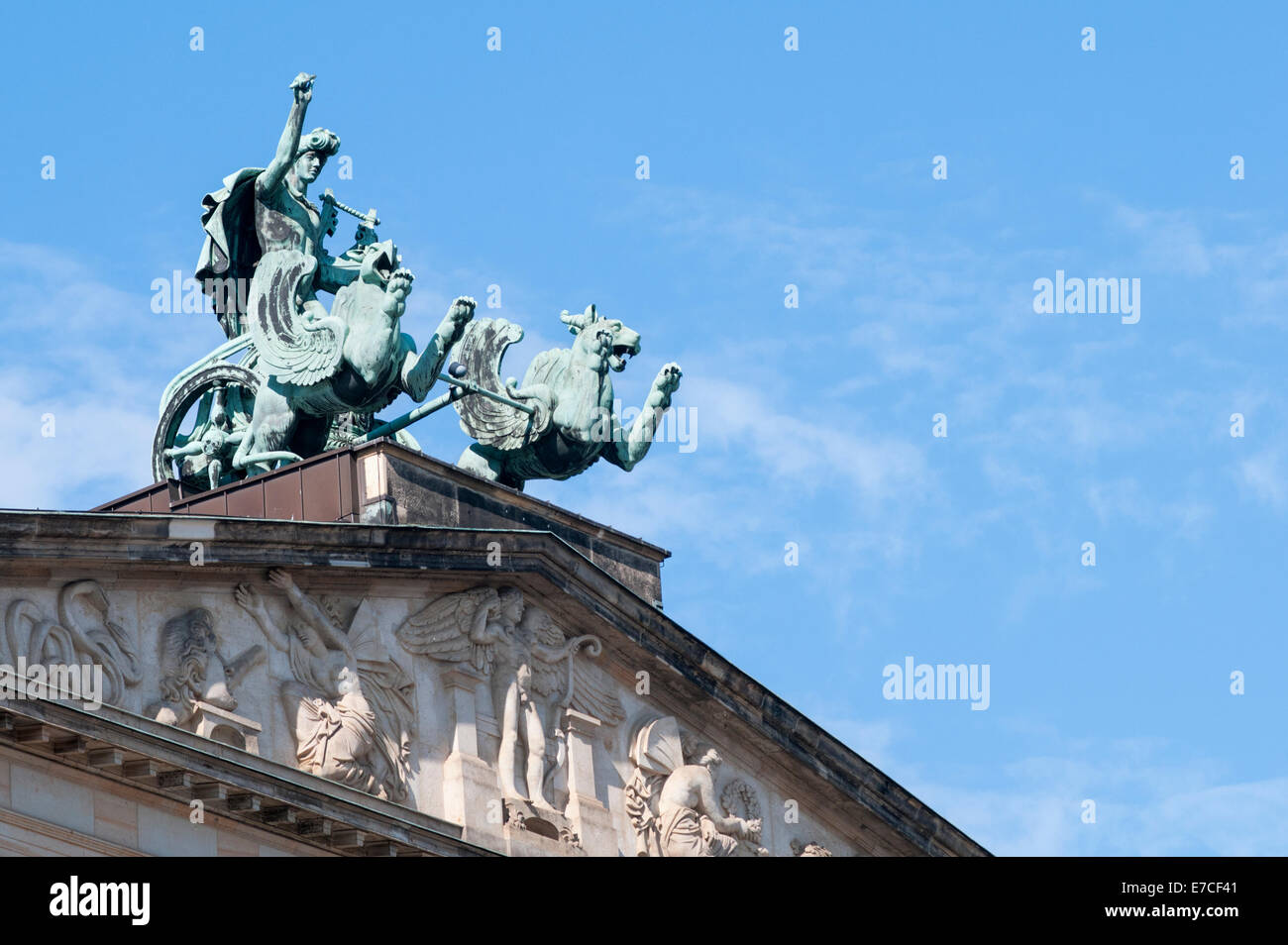 Quadriga statue hi-res stock photography and images - Alamy