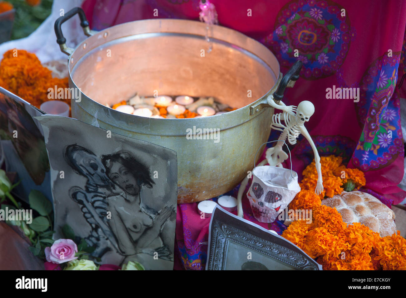 Memorial altar on display for Dia de los Muertos at Garfield Park ...