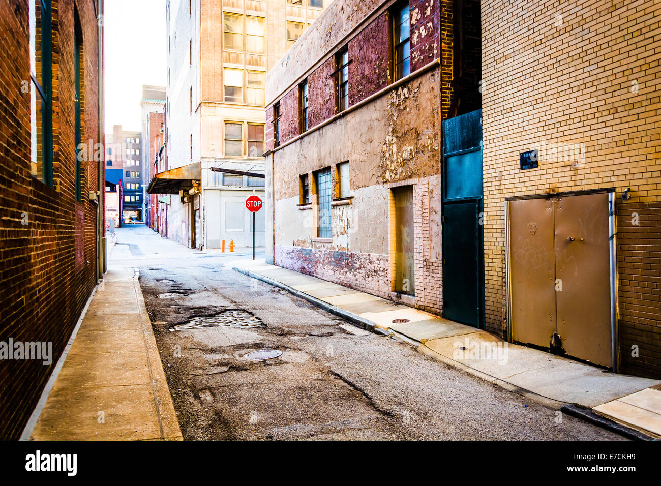 Narrow alley in Baltimore, Maryland Stock Photo - Alamy