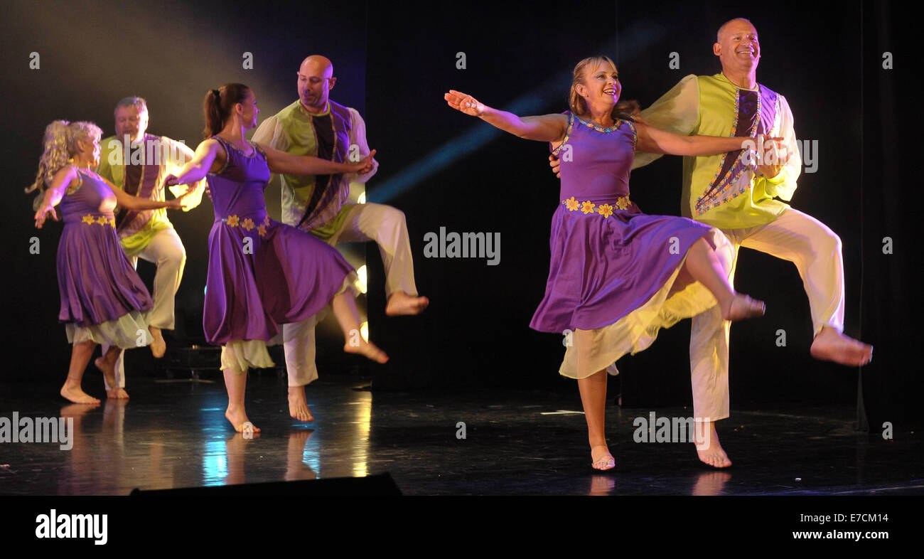 Israeli Dancing High Resolution Stock Photography and Images - Alamy
