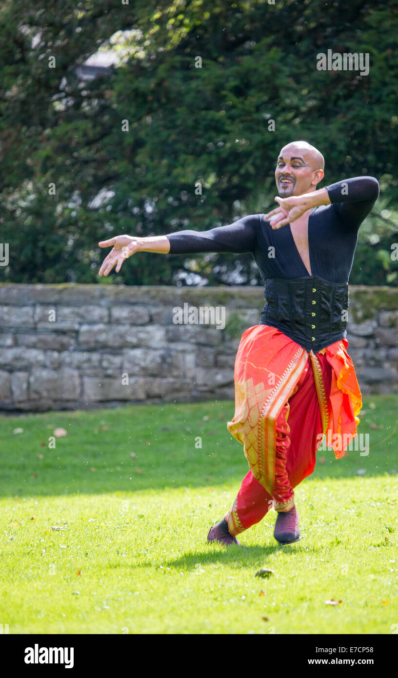Group girl girls passion church hi-res stock photography and images - Alamy