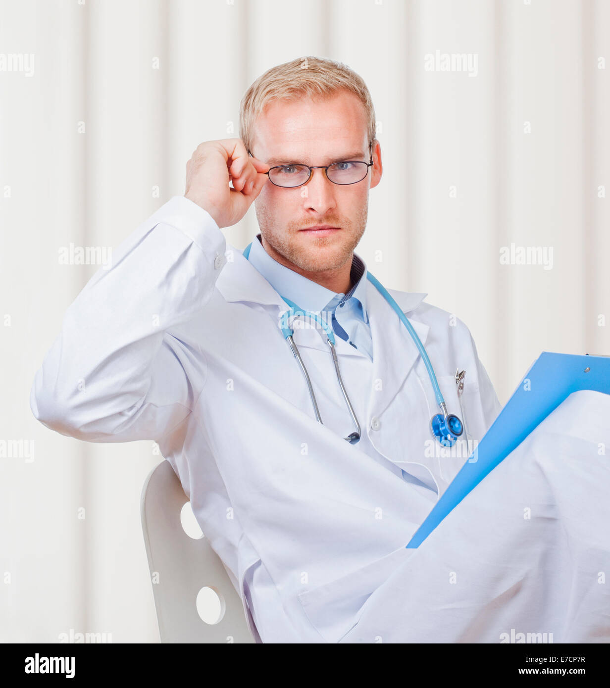 Doctor stethoscope hi-res stock photography and images - Alamy