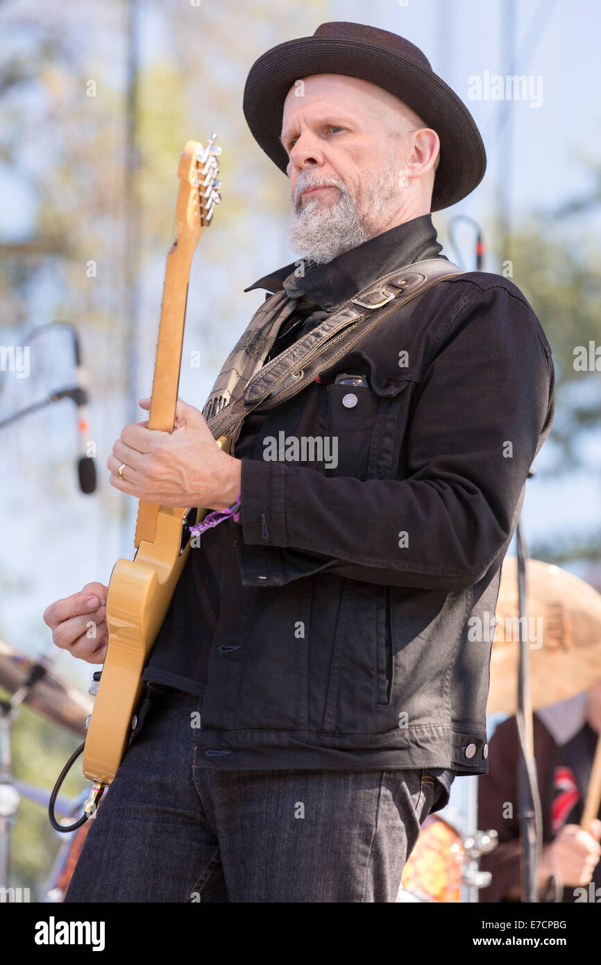 Chicago, Illinois, USA. 13th Sep, 2014. Guitarist JIMMY RIP of the band ...