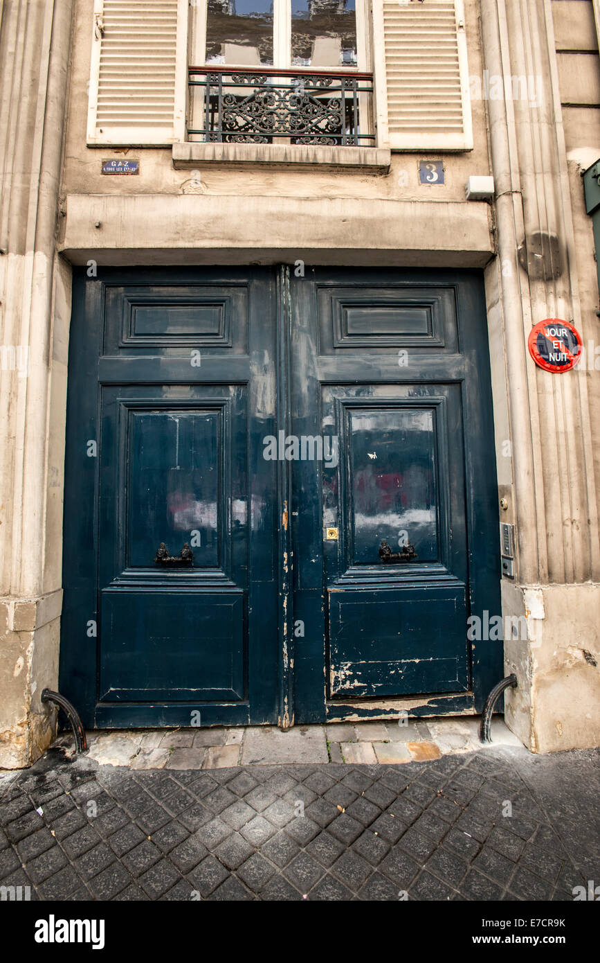 Old paris city images hi-res stock photography and images - Alamy