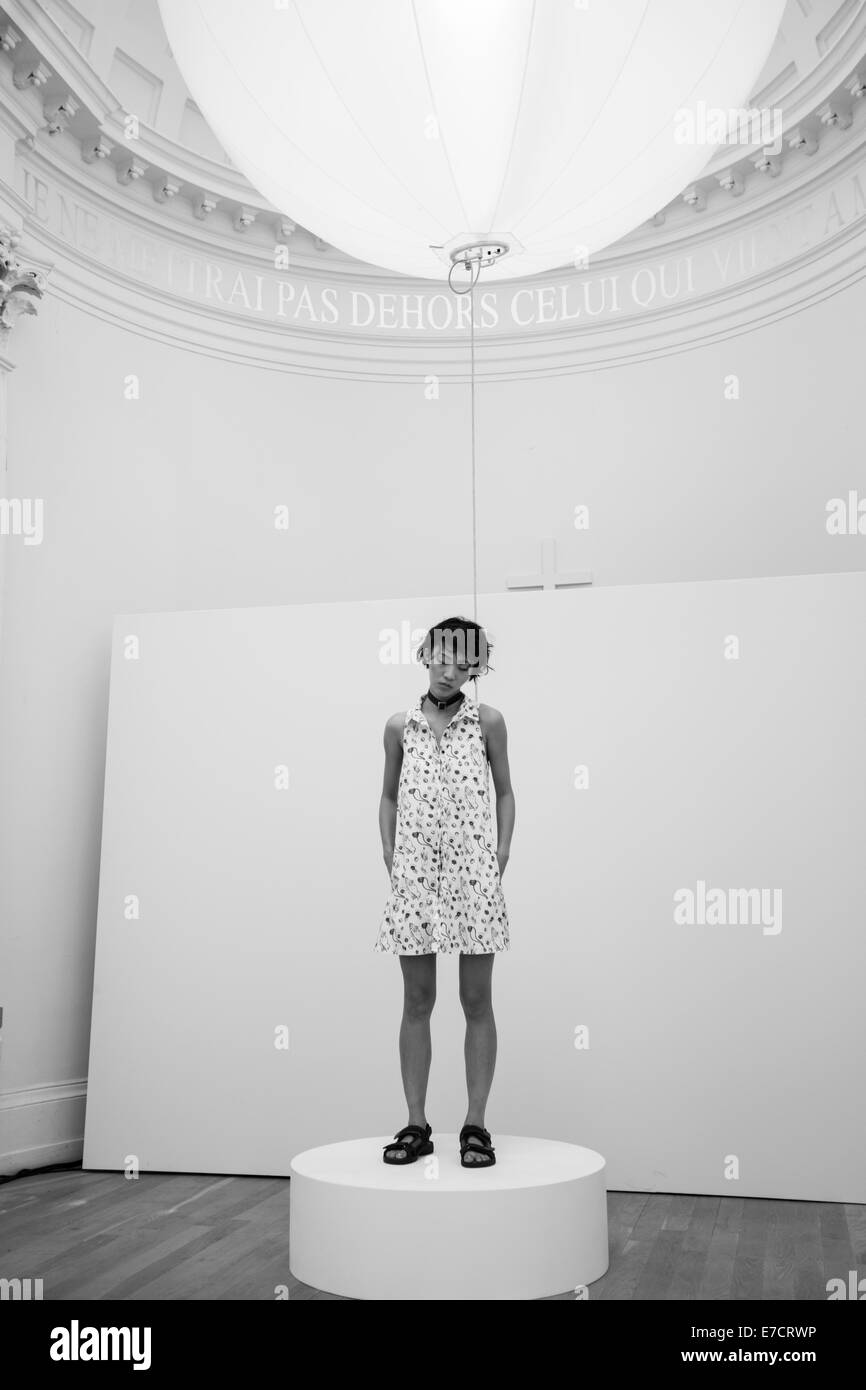 London fashion week Black and White Stock Photos & Images - Alamy