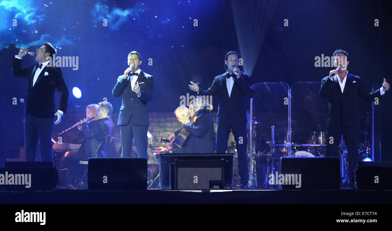 Operatic Pop Vocal Group Stock Photos & Operatic Pop Vocal Group Stock ...