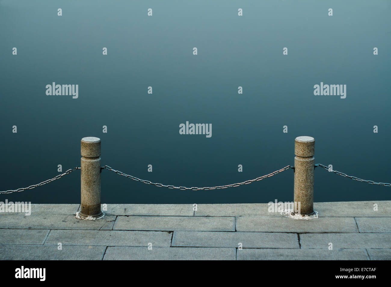 Boundary railings hi-res stock photography and images - Alamy