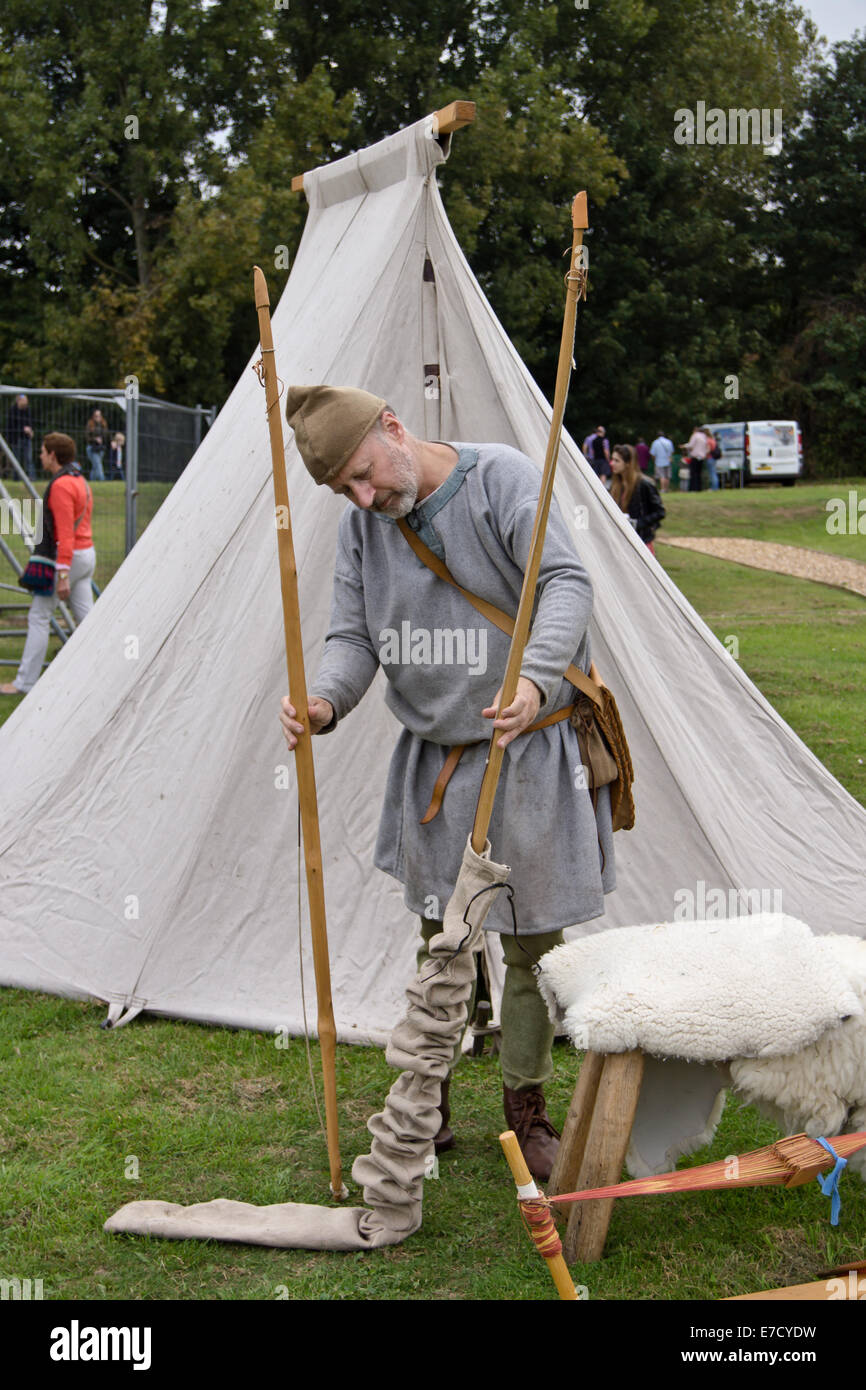 Medieval bowman hi-res stock photography and images - Alamy