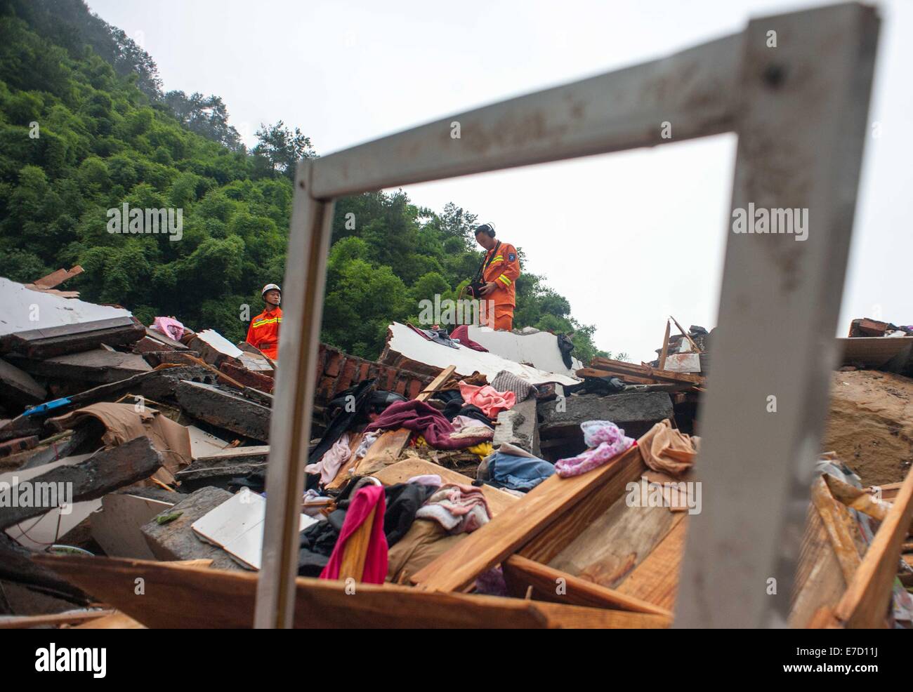 Survivers hi-res stock photography and images - Alamy