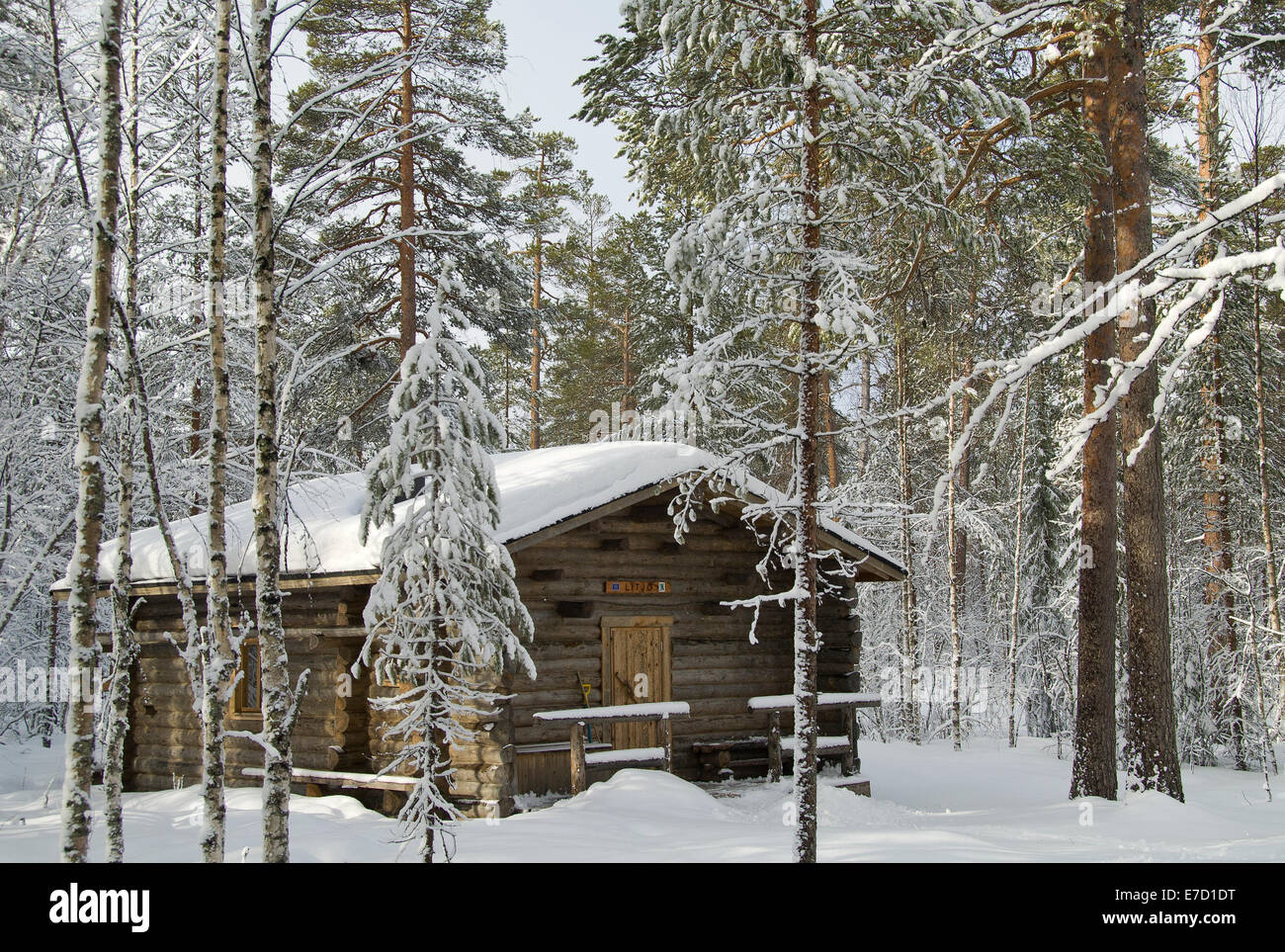 Open wilderness hut hi-res stock photography and images - Alamy