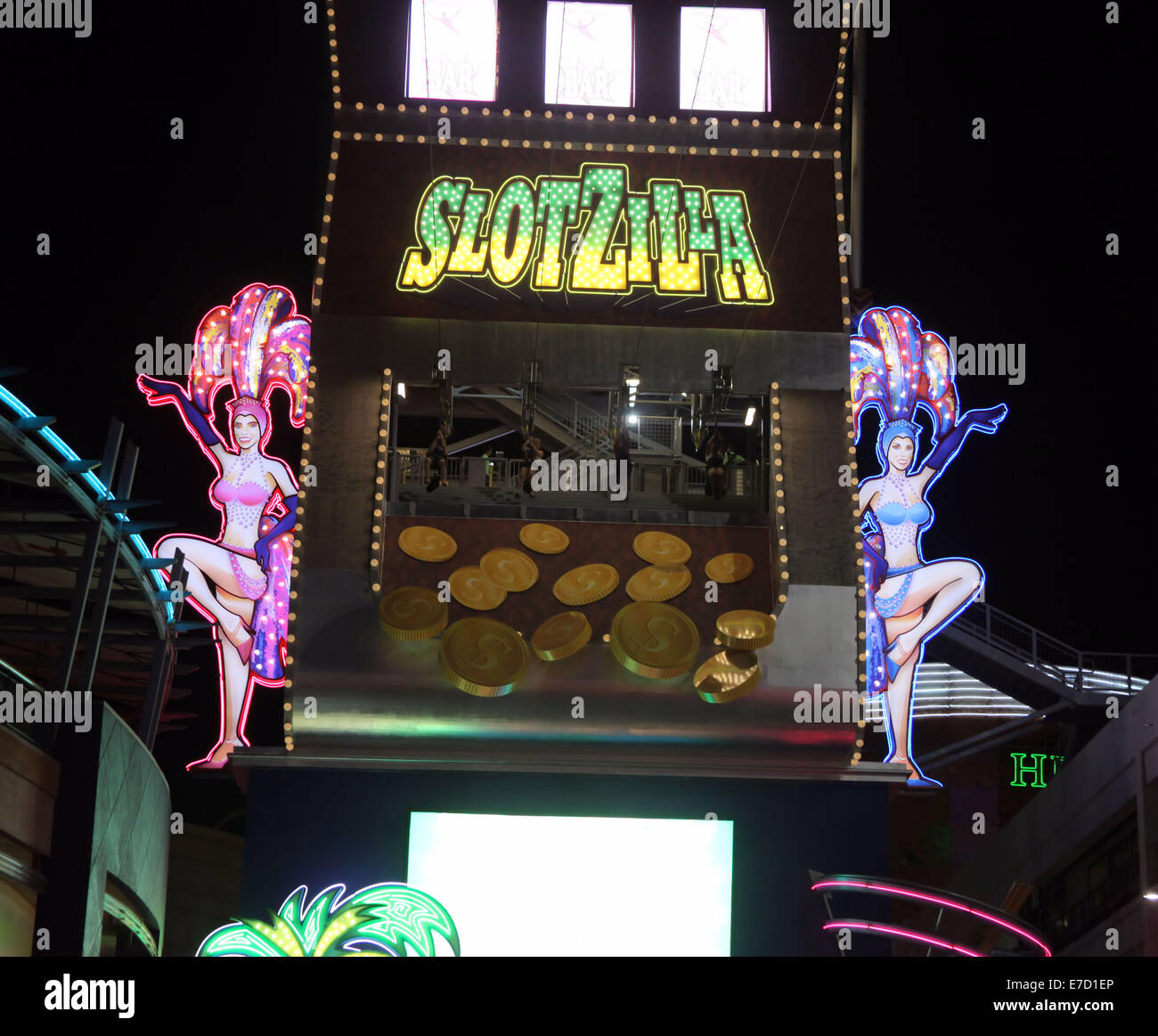 Girls las vegas night hi-res stock photography and images - Alamy