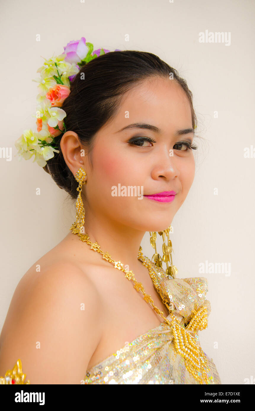 Asian woman in Thai style cloth Stock Photo - Alamy