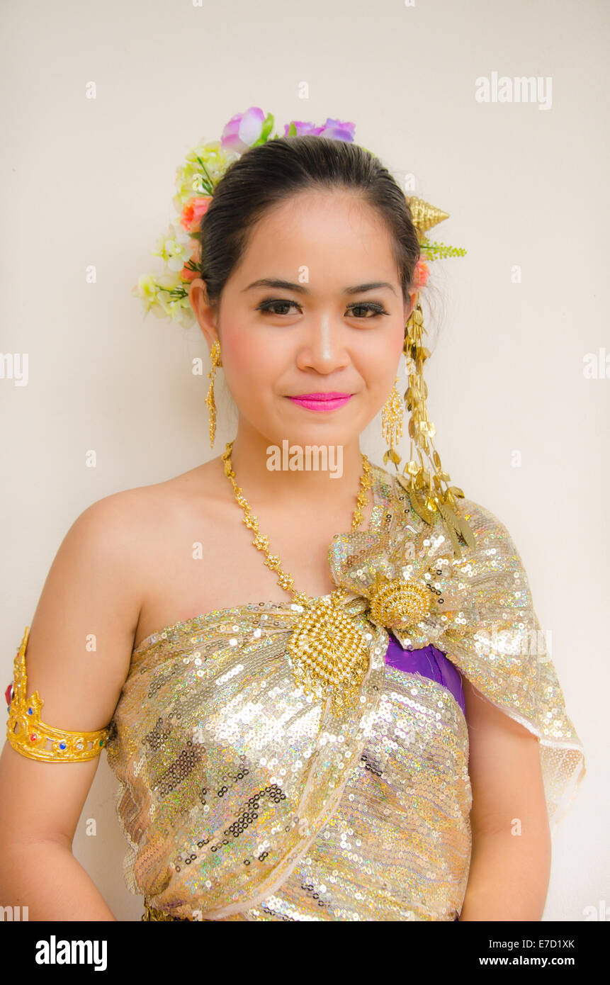 Pretty young thai woman hi-res stock photography and images - Alamy
