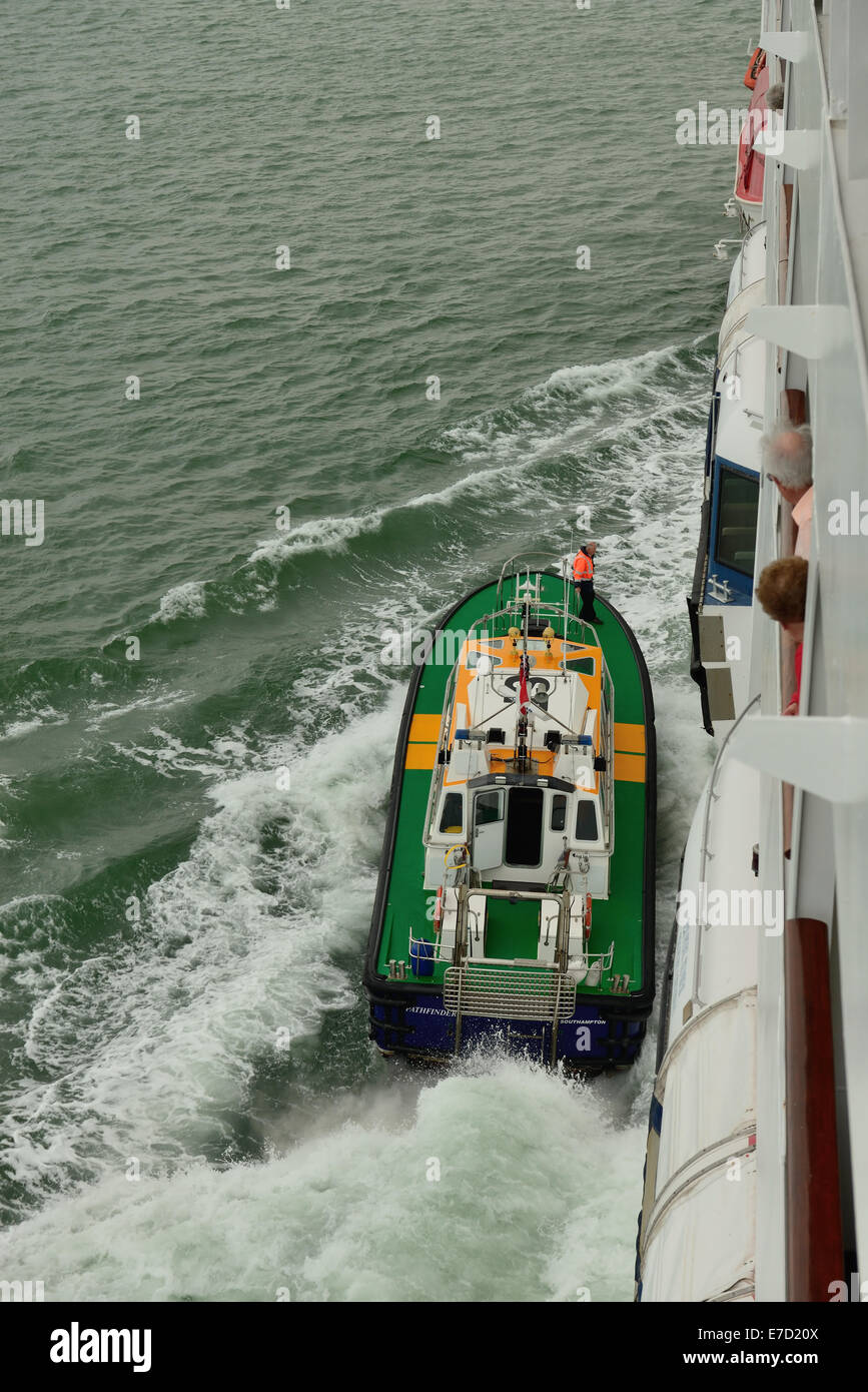 Southampton pilot boat alongside P&O cruise ship Adonia in the Solent ...