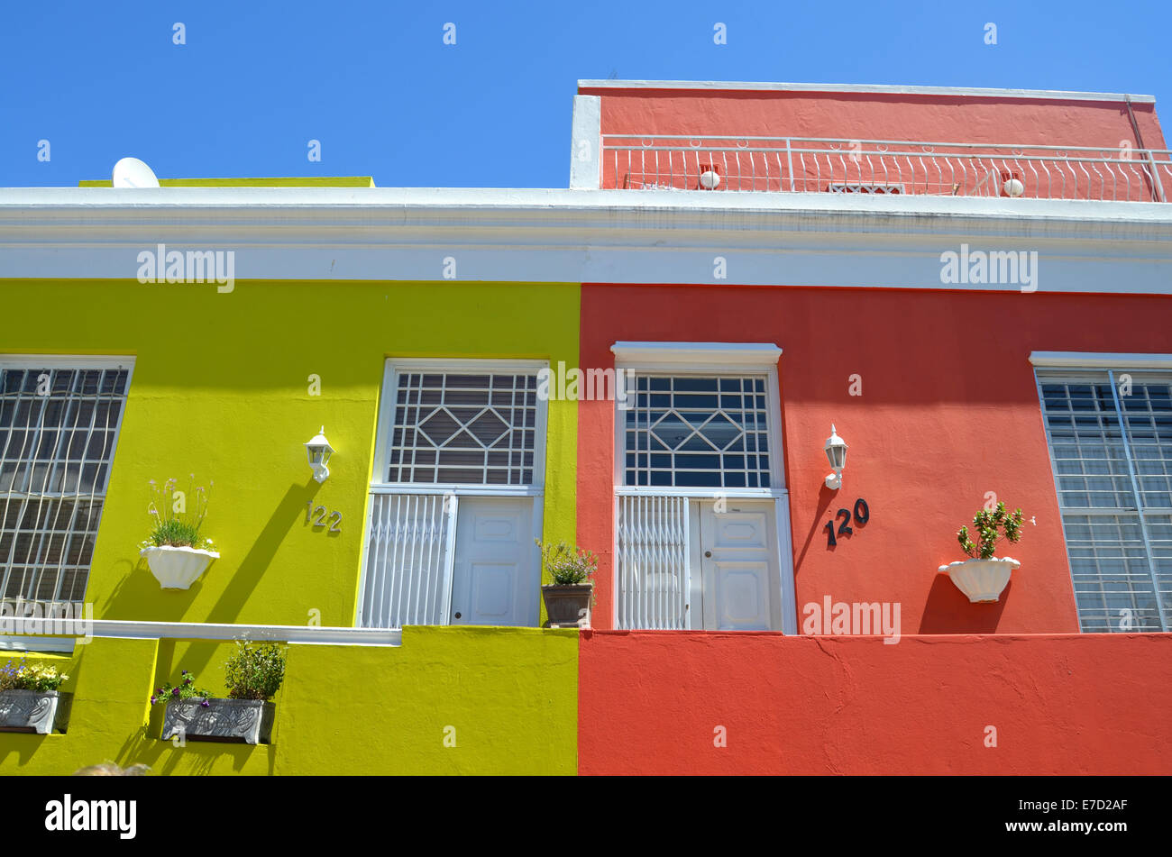 Brightly coloured houses in Bo Kaap, muslim community in Cape Town ...